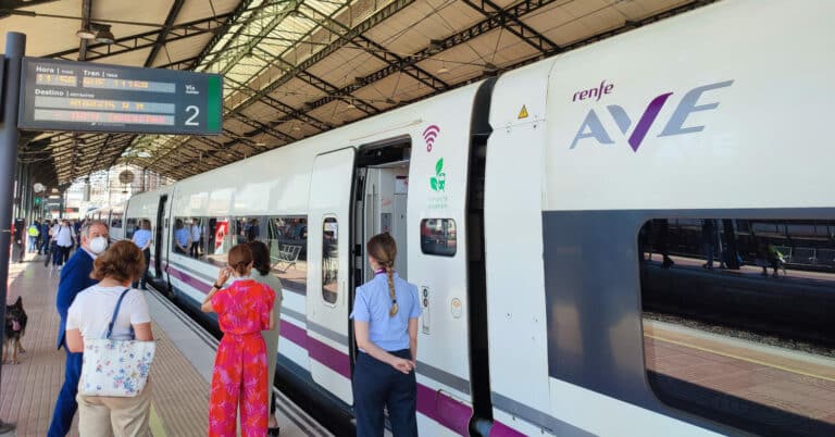 Tarjeta Más Renfe para viajar gratis con Renfecitos en 2025
