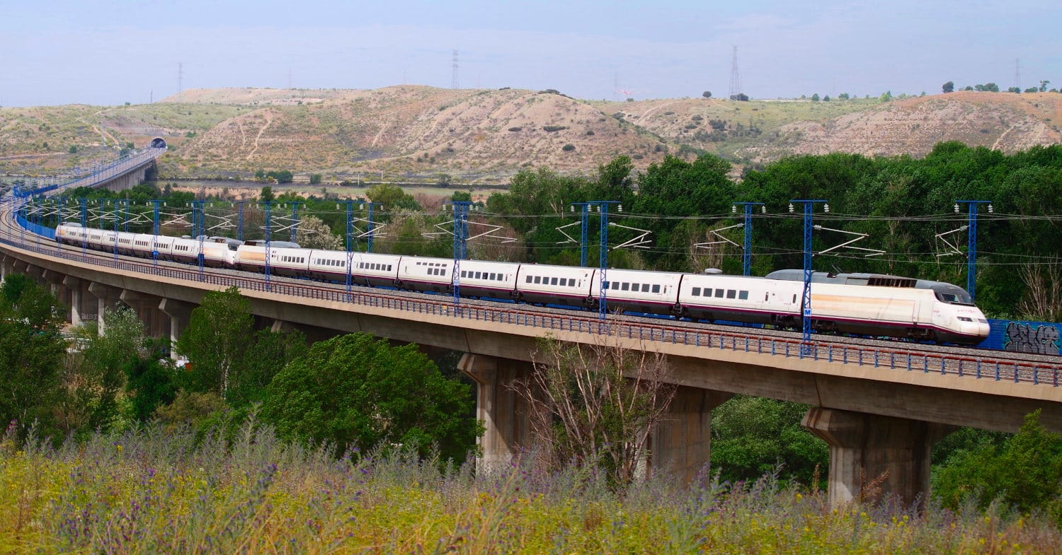 Súbete al tren con el Black Friday de Renfe - Trainvelling